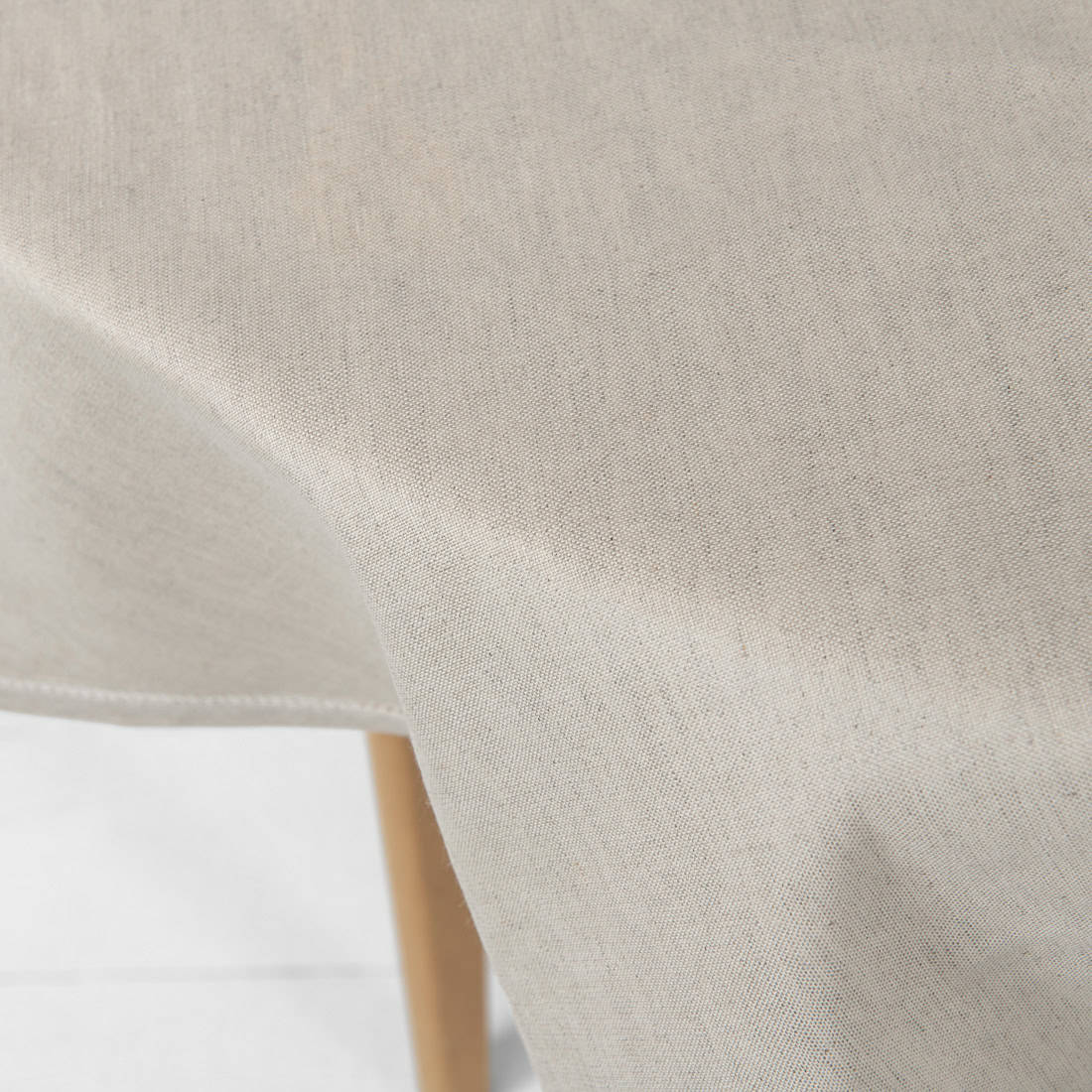 Rund Oval Beige Halvlin Duk Med Hullmønster | Lin Hjem